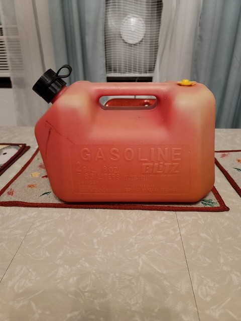 Blitz 2 Gallon 8oz Vented Gas Fuel Can With Flex Spout 11815 USA for ...