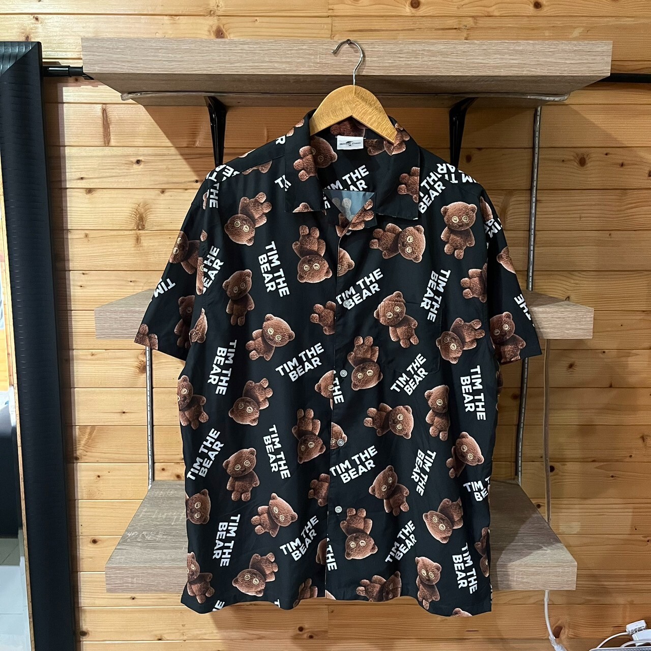 universal studios tim the bear shirt - Gem