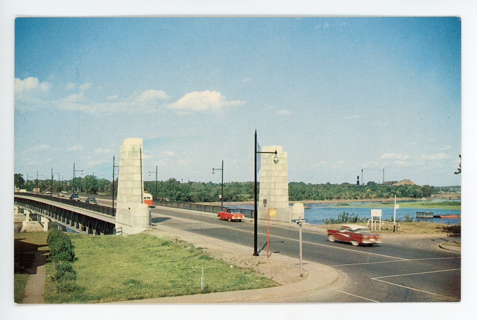 Pont Duplessis entre TROIS-RIVIÈRES et CAP DE LA MADELEINE Quebec ...