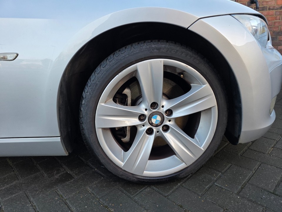 BMW 330D E90 Coupe Titan Silver - MOT December/2026, Full Service ...