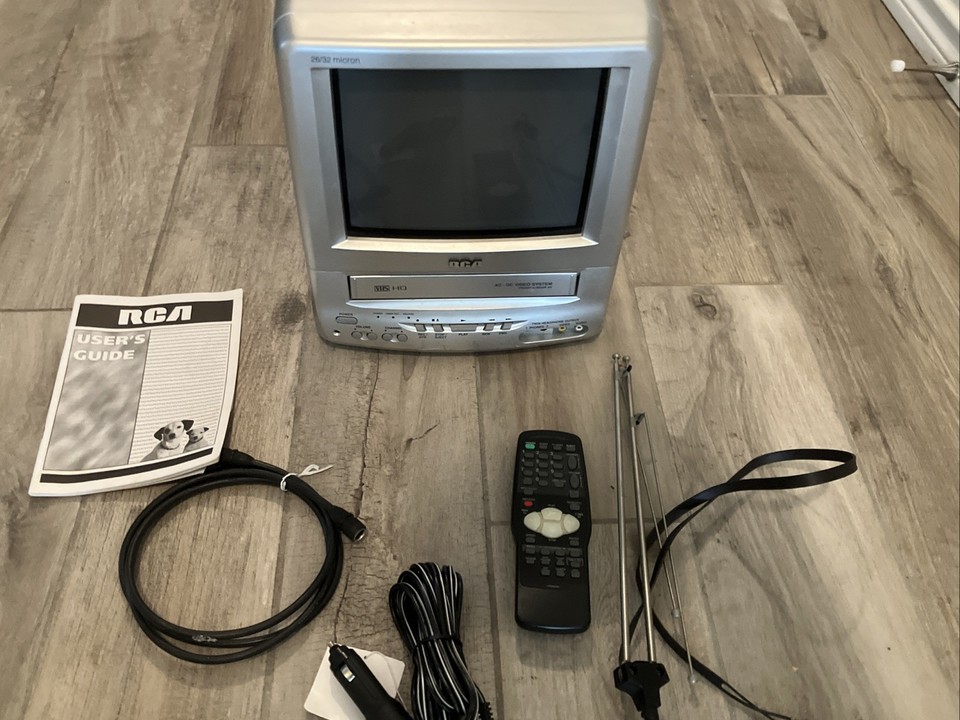 RCA 9" AC/DC Color Gaming TV/VCR Combo VHS Retro CRT TV T09085 tested w ...