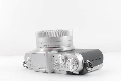 Panasonic LUMIX DMC-GF7 Digital Camera Body silver 12-32mm Lens tested ...