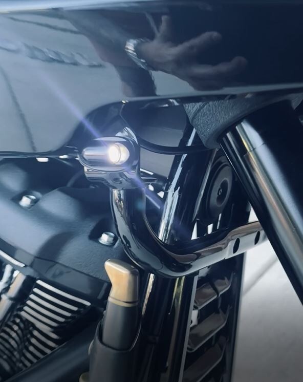 Micron 3 in 1 RED LED turn signals Harley Dyna Sportster Softail ...