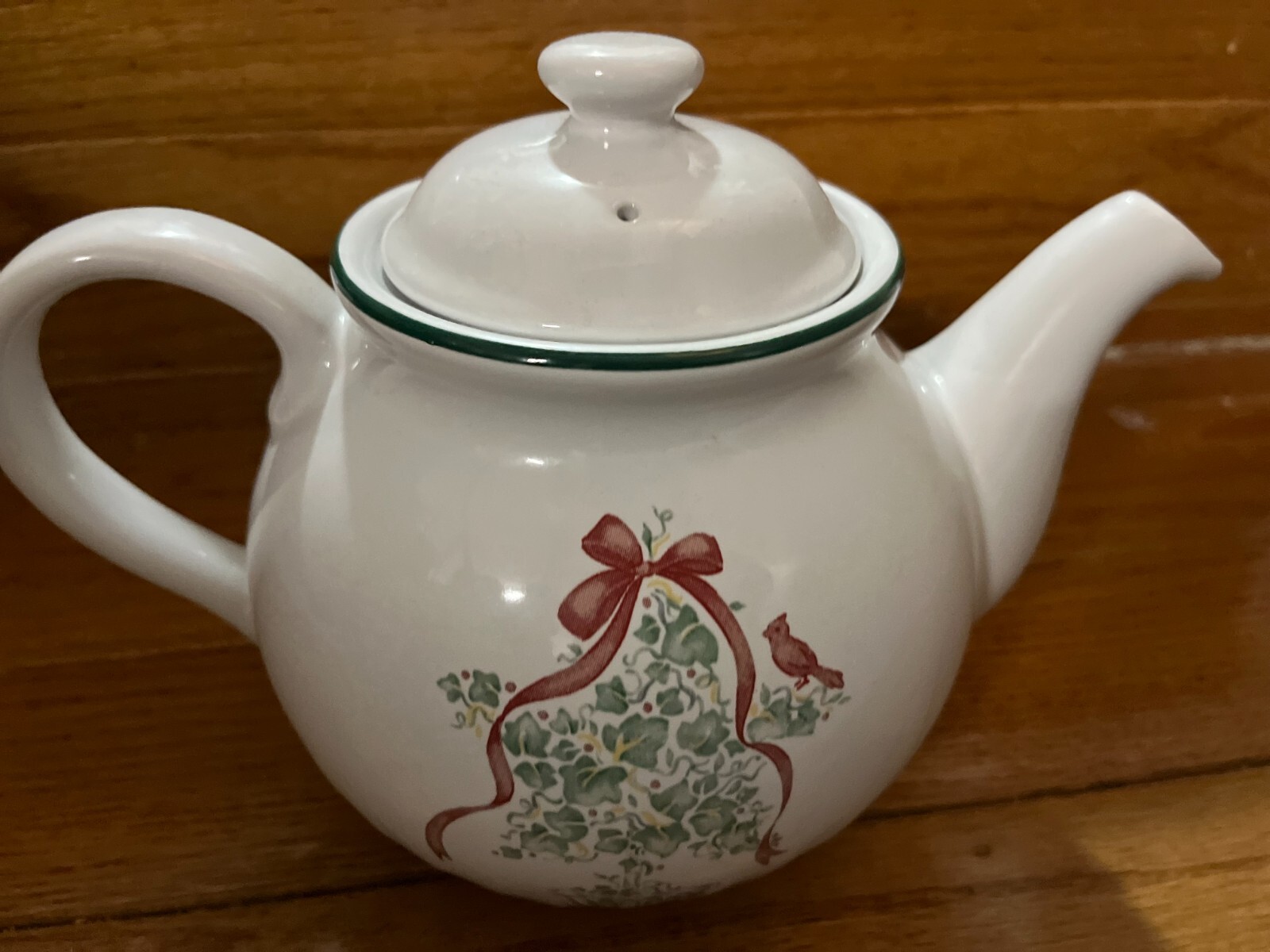 Corning Corelle Coordinates Callaway Ivy Holiday 1 Qt Christmas Teapot ...
