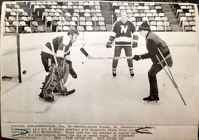 1972 GUMP WORSLEY NHL HOCKEY GOALIE BILL GOLDSWORTHY PHOTO MINNESOTA ...