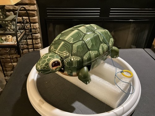 Alps Toys Tin Battery Operated Walking Turtle With Light Up Eyes 1950s ...