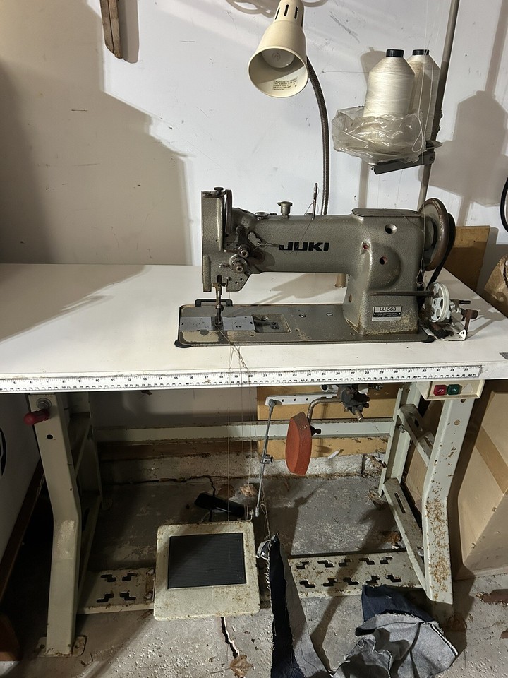 Juki LU - 563 sewing machine with table | eBay
