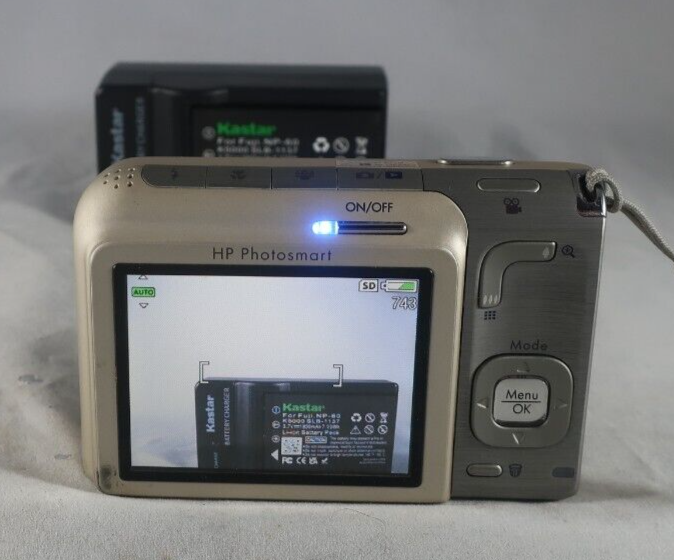 HP Photosmart R727 6.2MP Digital Camera w/ Batteries, Charger, SD Card ...