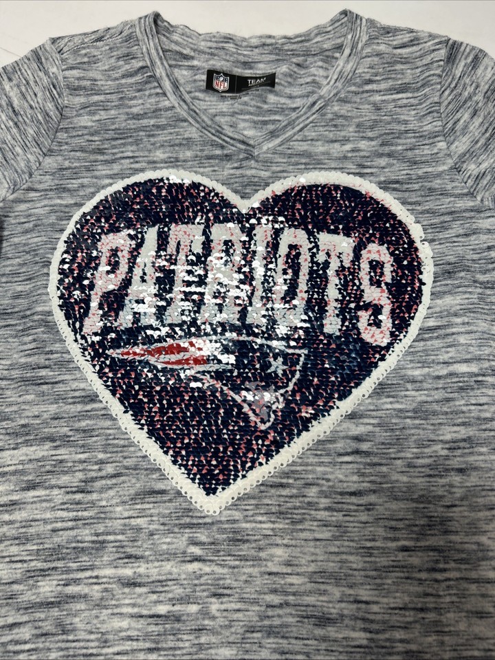 NFL apparel New England Patriots girls size 7/8 V-neck Flip-Reverse Sequin Shirt | eBay