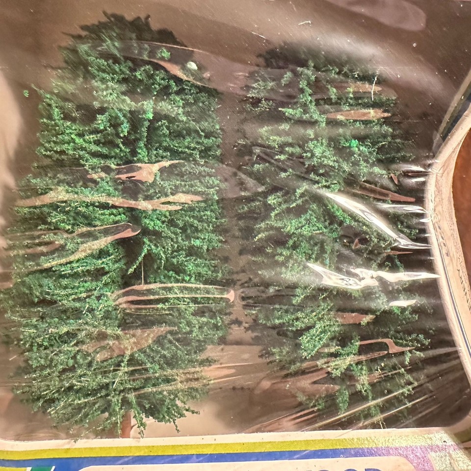 Life-Like Giant Redwood Model Trees HO Scale | eBay