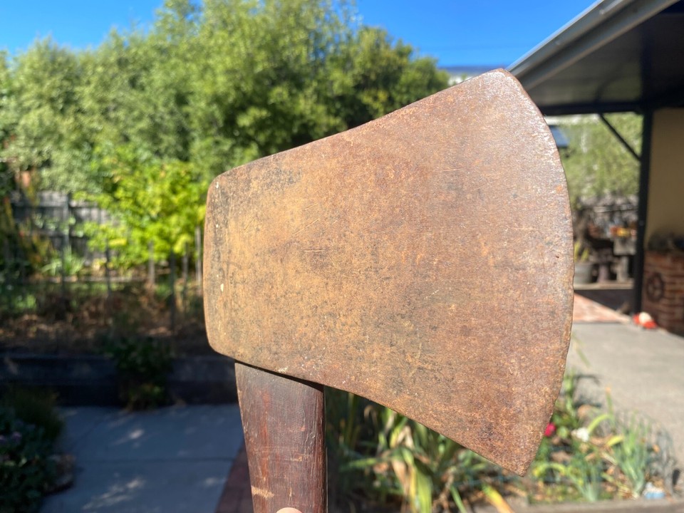 Early ELWELL England 4&1/2lb Tassie pattern Axe. Near full length & VGC ...