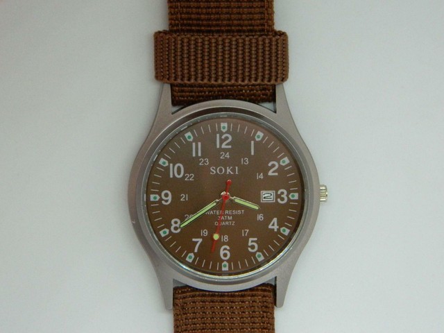 SOKI Men's Quartz Round Luminous Dial Military Style Watch on Green ...