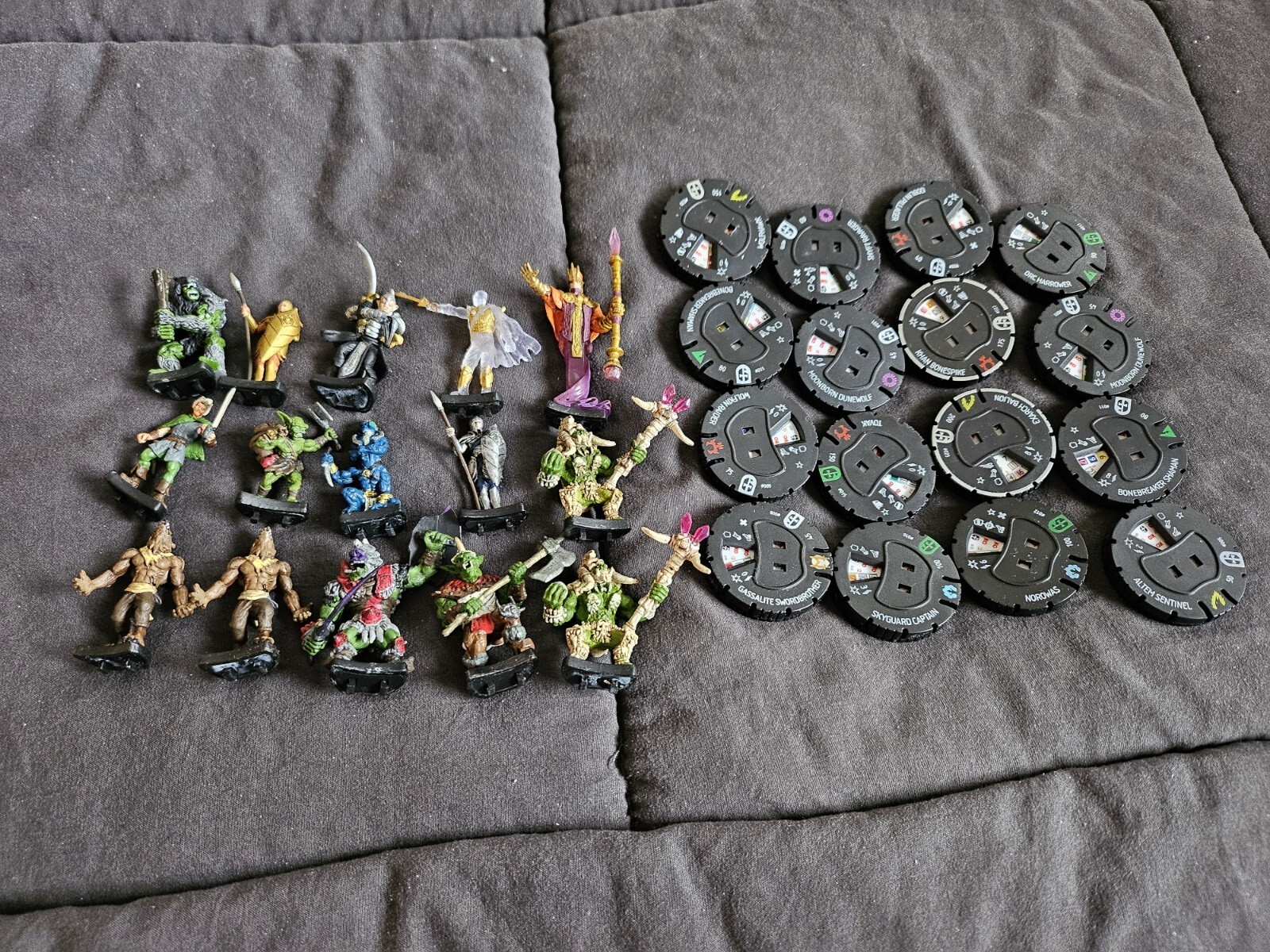Mage Knight Resurrection Lot Of 15 Figures And 16 Wheels | eBay