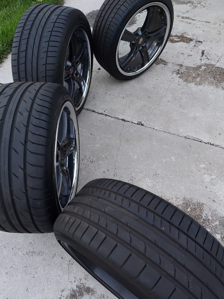 Aros Porsche 19” con gomas relativamente nuevas. Aros dos medidas ...