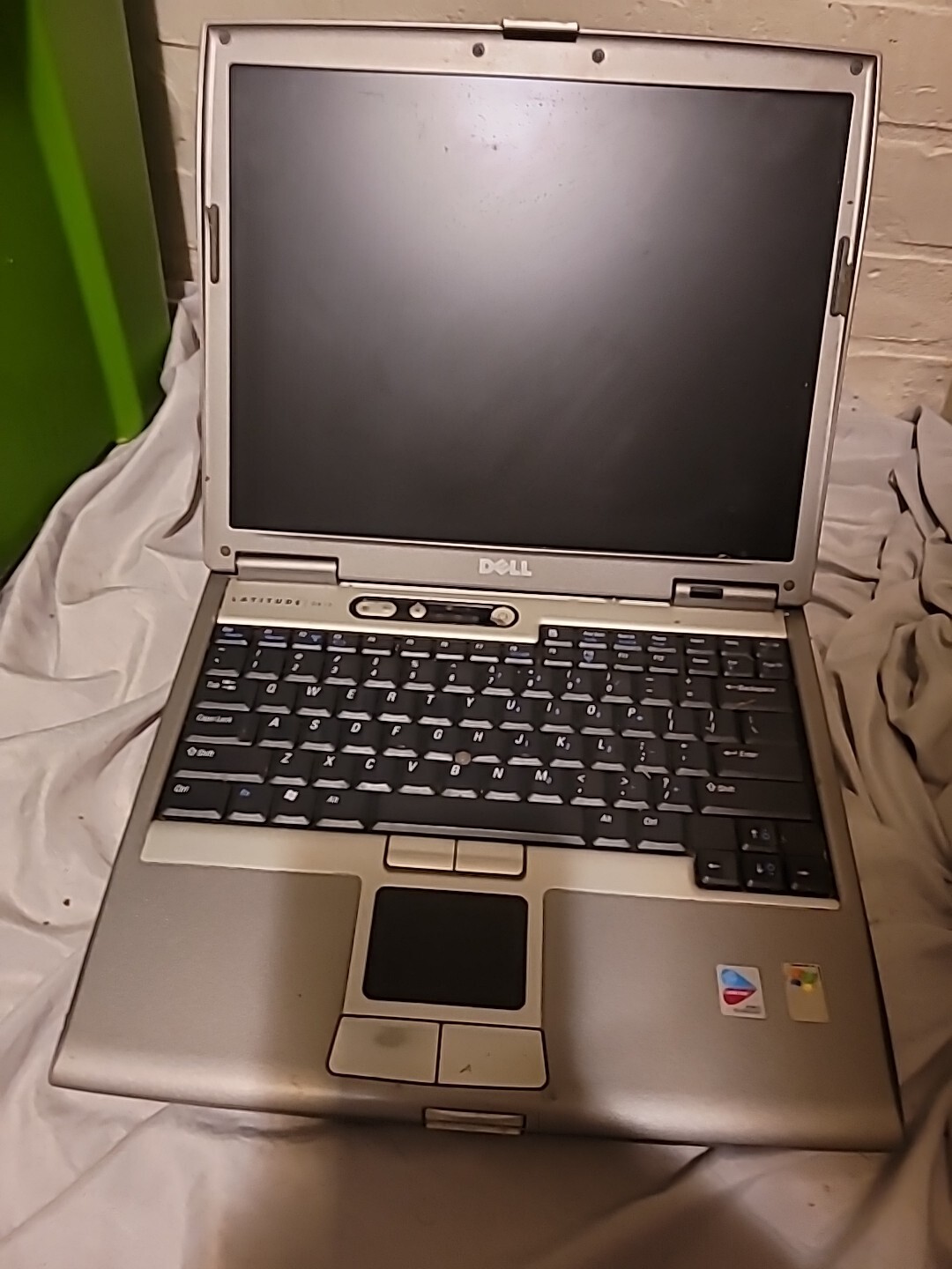 Dell Latitude D610 1.6GHz 512MB 40GB Vintage Retro Untested Film Props ...