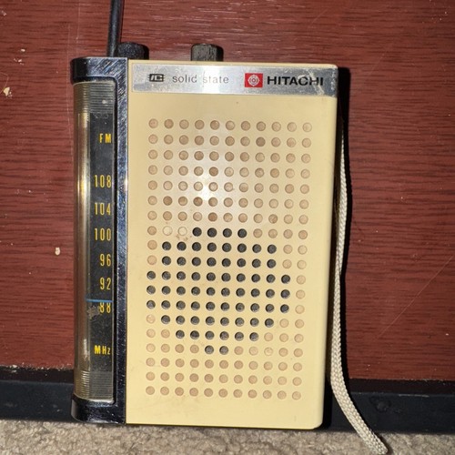 Hitachi Solid State Hand Held Radio Model KH-912 Made In Taiwan BEIGE ...