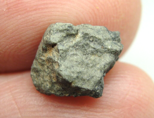 NWA 16042 Official R3-5 Rumuruti Chondrite - G777-0068 - 1.07g COA ...