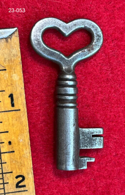 Skeleton Key w/ Heart Bow - More Exotic Antique Vintage Rare Weird Keys ...