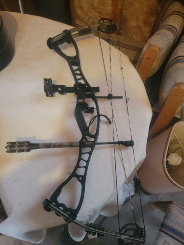 Hoyt Alphamax 35 right handed bow | eBay