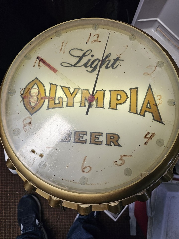 1971 Vintage Olympia Brewing Co. Illuminated Crown Clock Item# 9007 | eBay