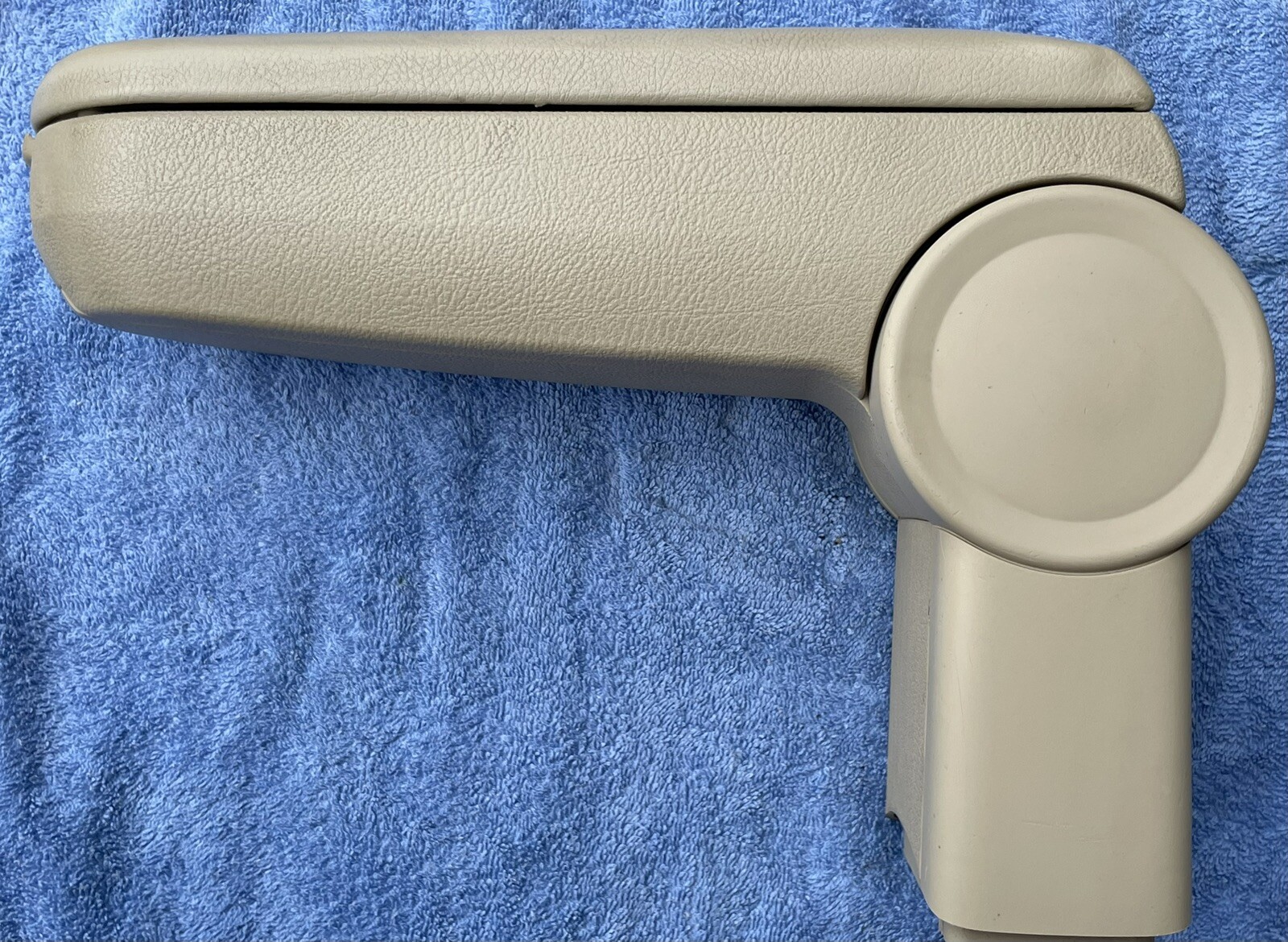 Volkswagen Beetle CONV VW Center Console Lid Cover Latch OEM Arm Rest ...