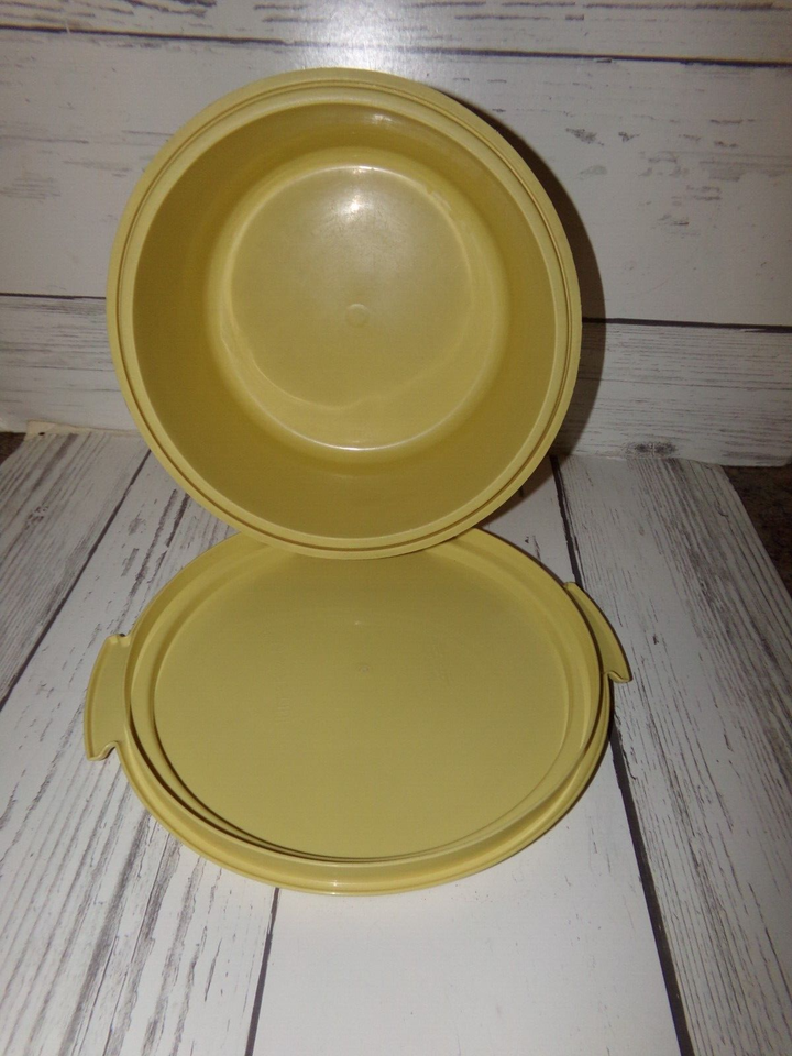 Vintage Tupperware Cake Taker Carrier Harvest Gold Sunburst 684 and 683 ...