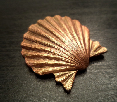 STUNNING VINTAGE ESTATE GOLD TONE CLAM SHELL 1" BROOCH! G25761 | eBay