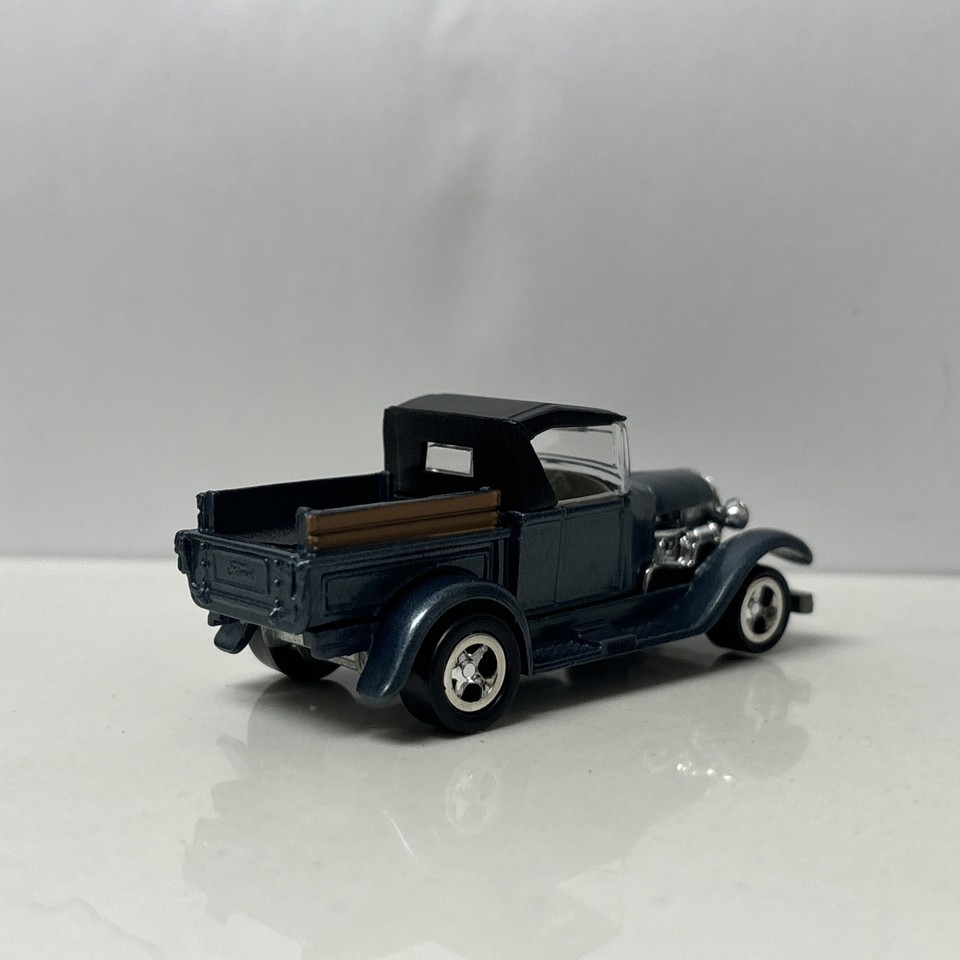 1929 29 Ford Model A Pickup Collectible 1/64 Scale Diecast Diorama ...