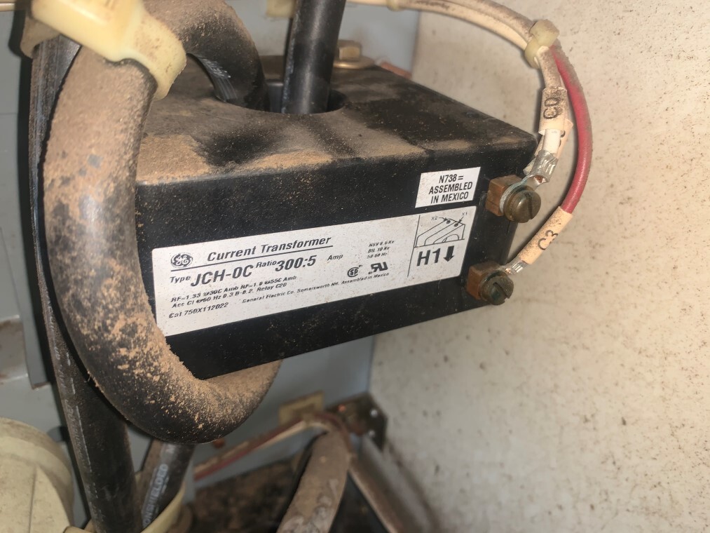 GE Limitamp Switchgear CR194A127B2, 1000A Bus, 2300V, 200MVA Int, 400HP ...