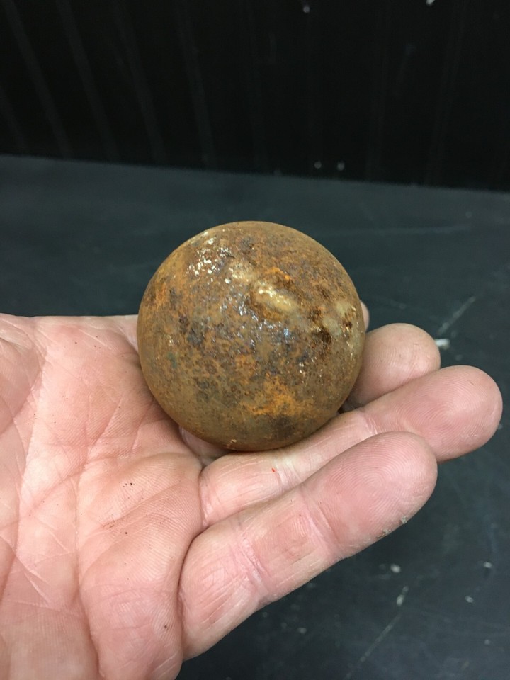 ANTIQUE Industrial Cast Iron BALL. 2INCH. 2 POUND Cannon Ball | eBay
