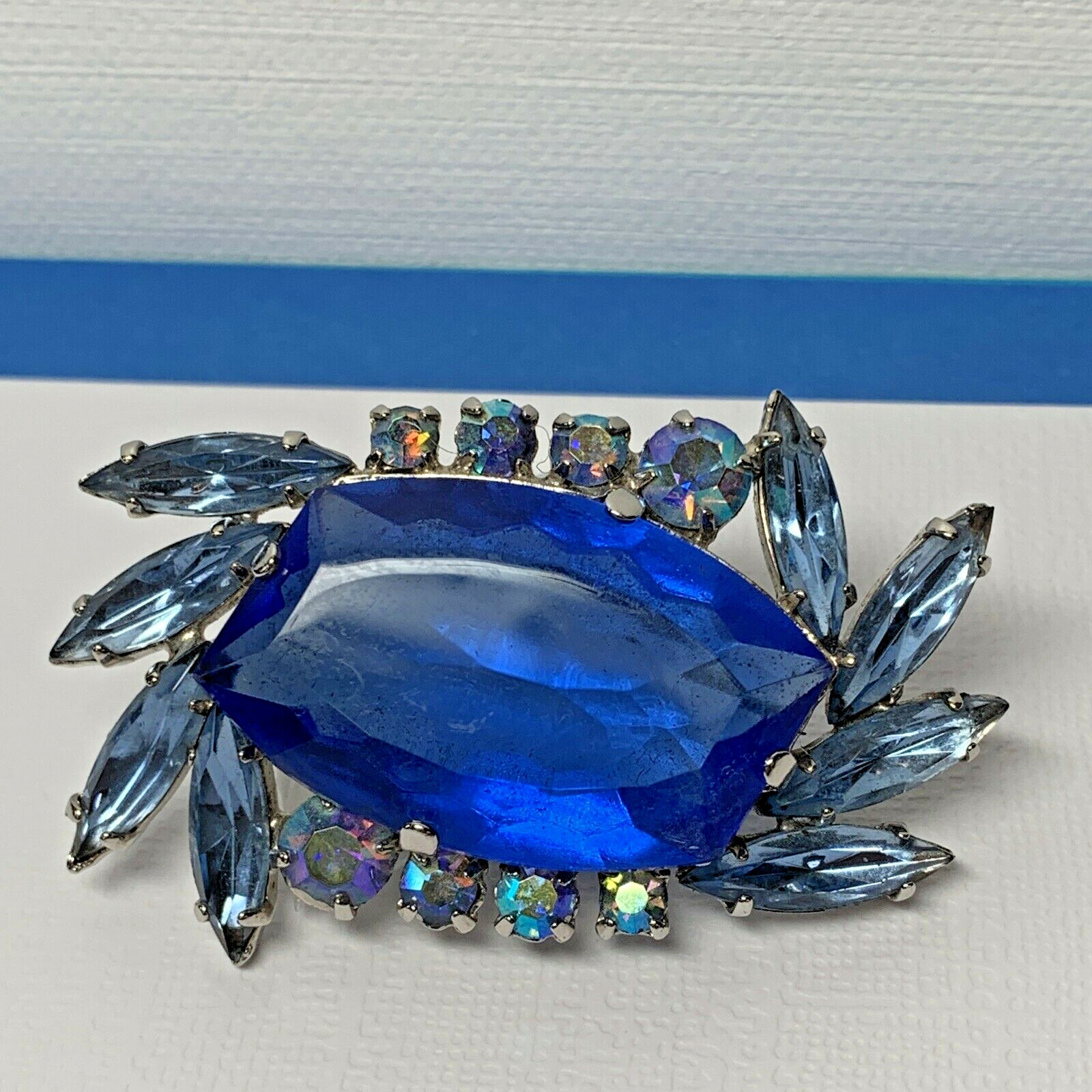 Vintage Bright Blue Rhinestone Navette Pale Blue Rhin… - Gem