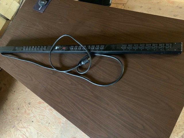 APC AP7930 Switched Rack PDU Power Distribution Unit 24 Outlet 120v 16 ...