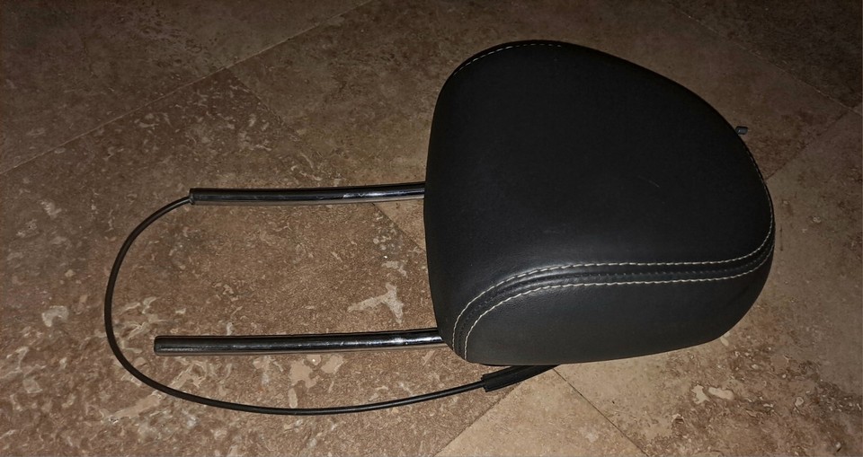 2011-2015 Kia Sorento Front Seat Active Head Rest Black Leather White ...