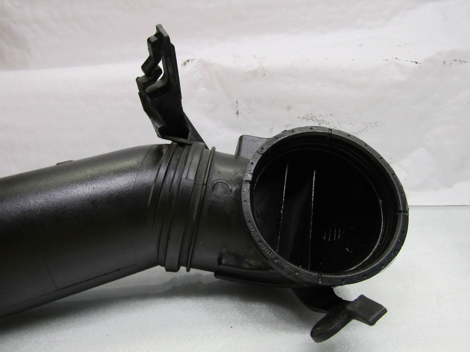 Mercedes E Class 98-00 2.4 V6 M112 E240 air intake inlet pipe hose ...