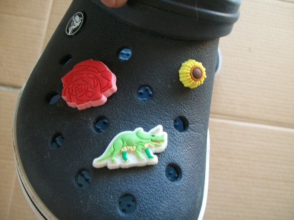 Crocs Mens 5 Womens 7 Black Low Back Smiley Face Dragonfly Flip Bar | eBay