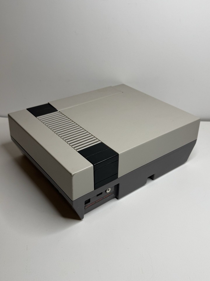 Regular Nintendo Entertainment System NES Action Set Console Complete ...