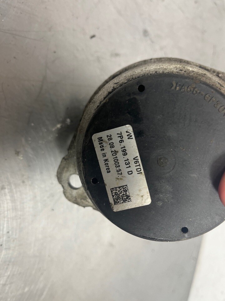 2013 PORSCHE CAYENNE 92A ENGINE MOUNT RIGHT 7P6.199.131.D | eBay