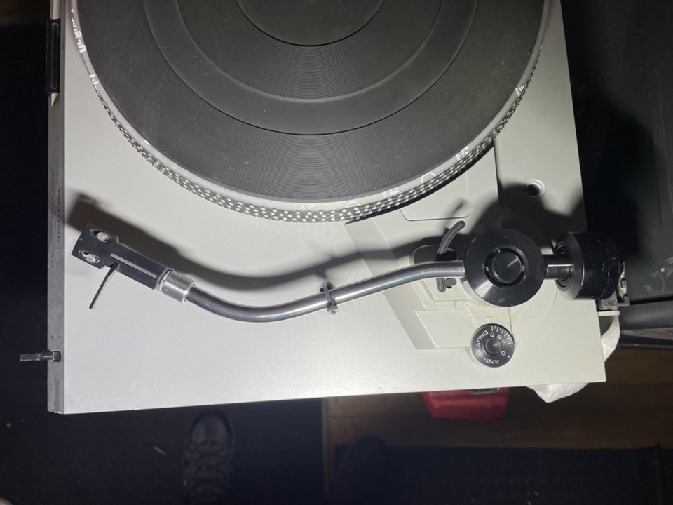 Realistic LAB-390 Direct Drive Auto Return Turntable w/SHURE R47EDT ...