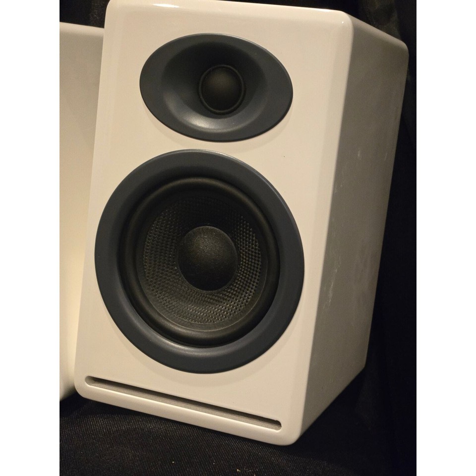Audioengine P4 Passive Bookshelf Speakers High-Performing 2-Way Desktop ...