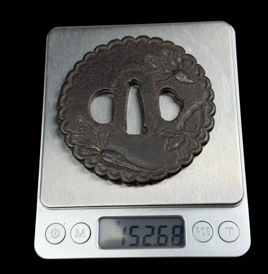 Shin Dankawa daikon design tsuba iron tsuba high relief work tsuba ...