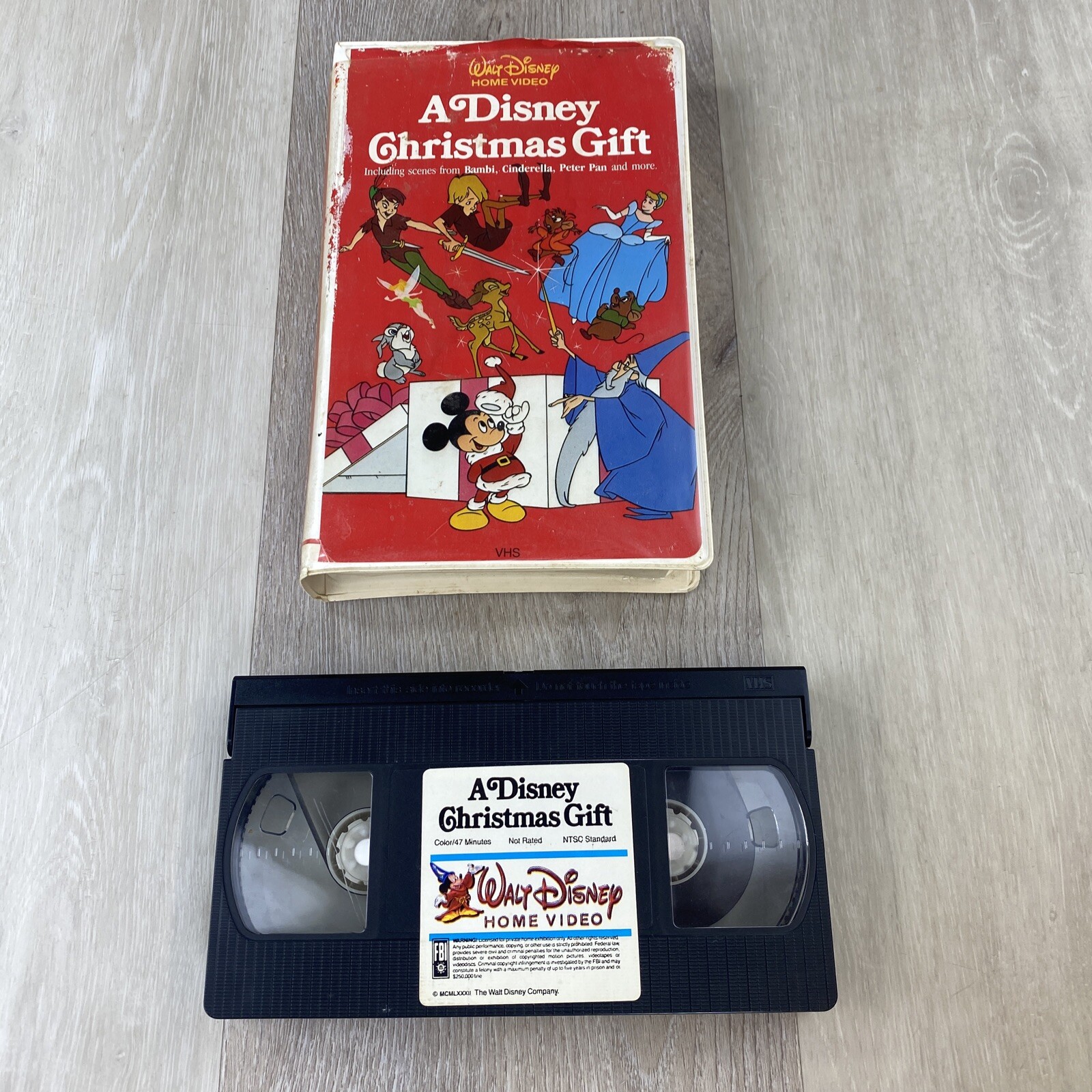 Walt Disney A DISNEY CHRISTMAS GIFT 1982 Animated VHS RARE Vintage OG ...
