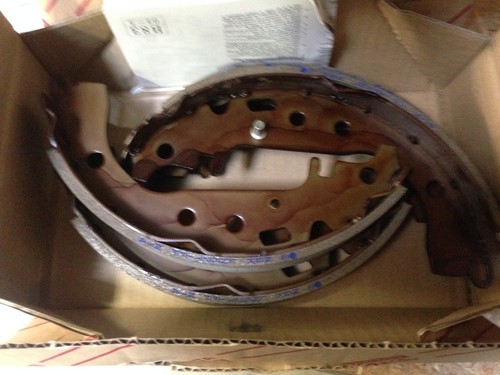 Genuine OEM Toyota 04495-52040 Rear Brake Shoe Kit Japan Built (VIN J ...