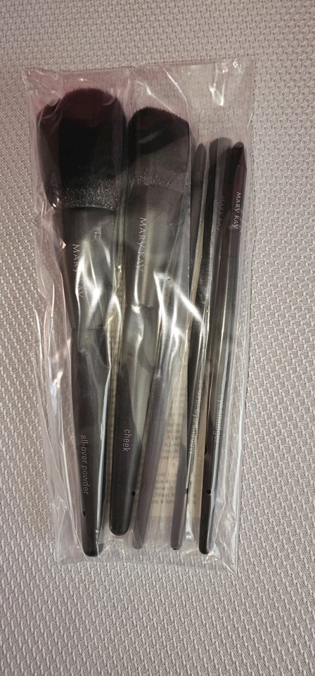 Mary Kay Essential Brush Collection w/ 5 Brushes & Case MakeUp Brushes ...