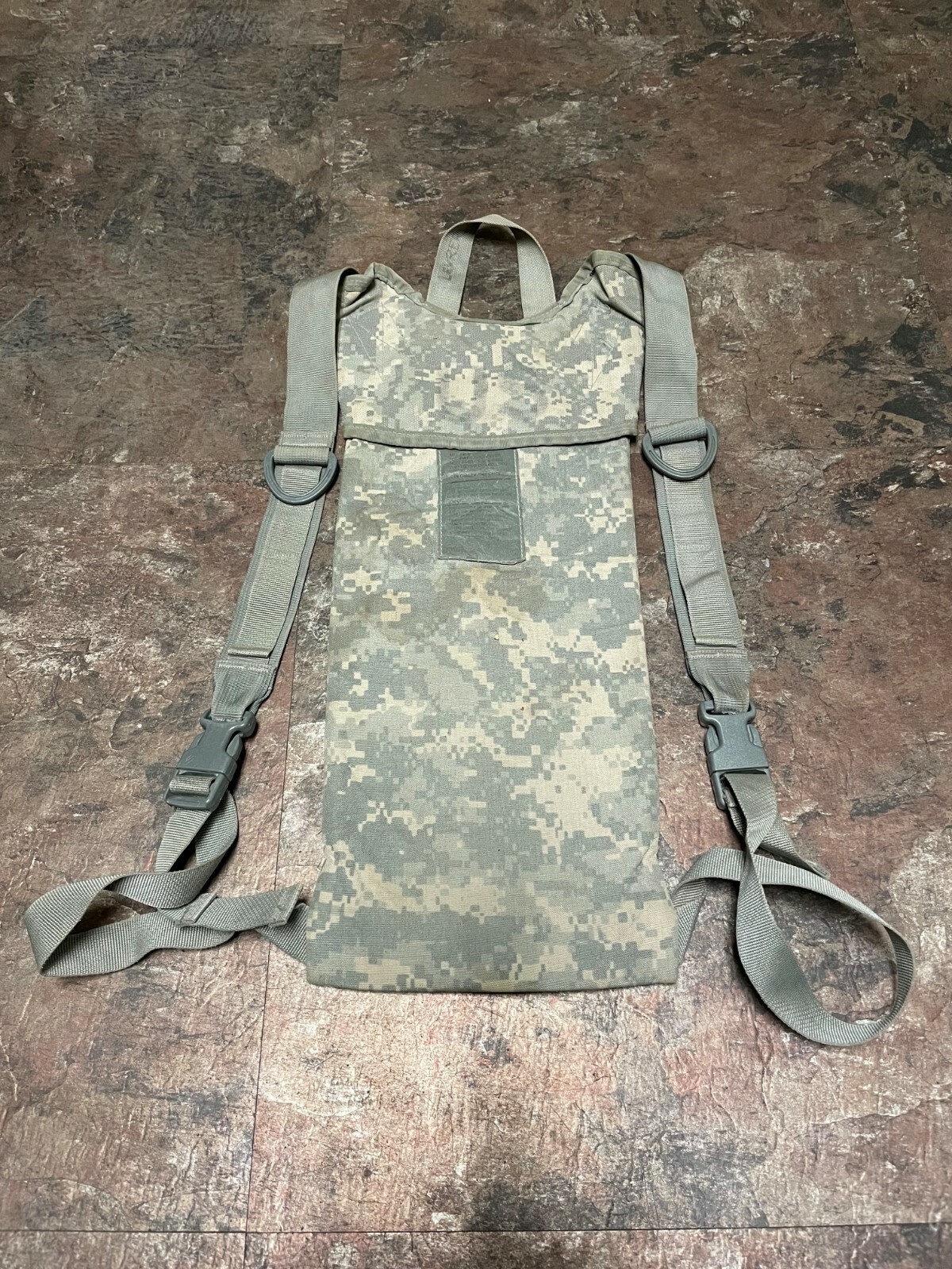 US Military ACU DIGITAL MOLLE SDS 100 OZ 3L | Grelly USA