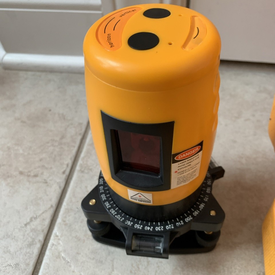 Johnson Level & Tool Self-Adjusting Laser Level Kit, Model 9100 & 9320 ...
