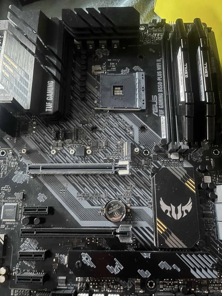 Pc Parts For Sale Used A Year Old Nothing Damaged Motherboard Psu Gpu ...