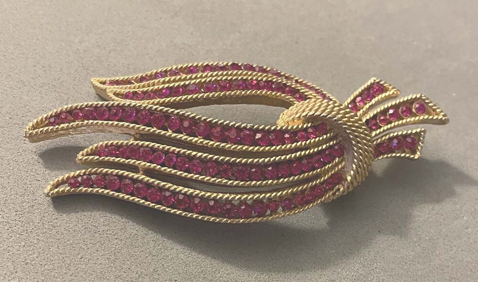 Rare Vintage TRIFARI Fuchsia Pink Rhinestone Free Flow Ribbon Bouquet ...