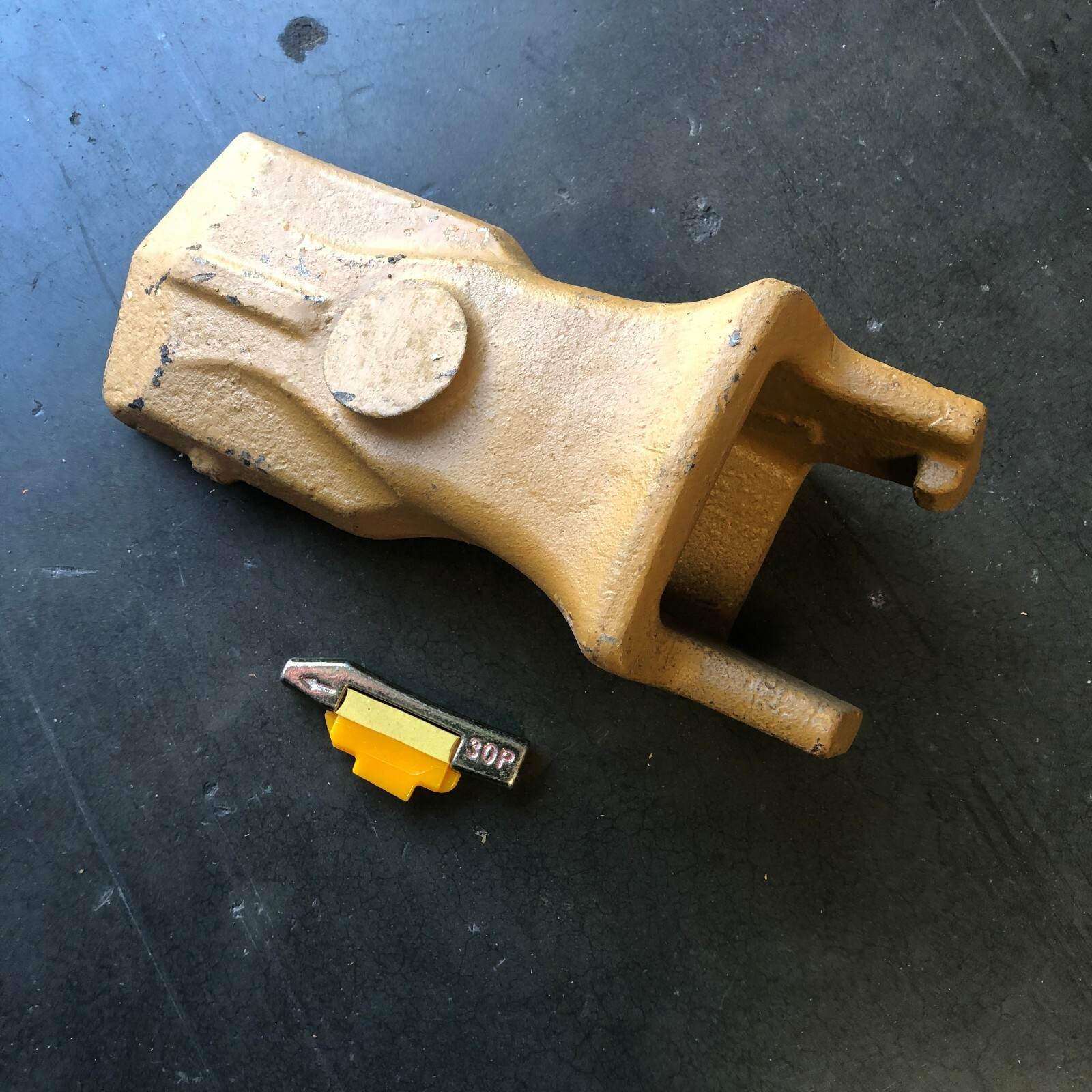 5PCS 30AMRE VOE 14523946 TEETH BUCKET , VOE 11417147 PIN ,VOE 11417317 ...