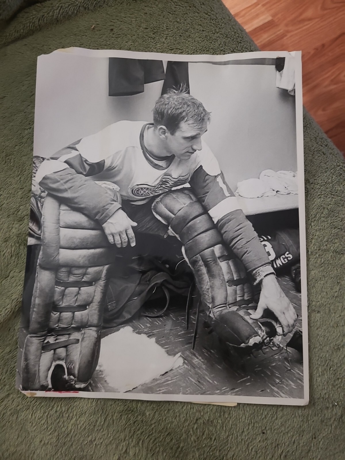 1966 ROGER CROZIER NHL HOCKEY PHOTO GOALIE LEGEND DETROIT RED WINGS ...