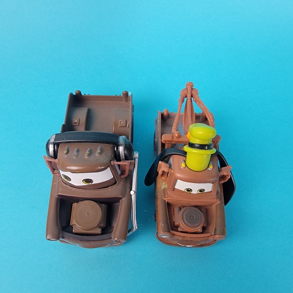 Disney Parks Cars Goofy Hat Mater 2010 1:55 Diecast Figure Pixar Tow ...